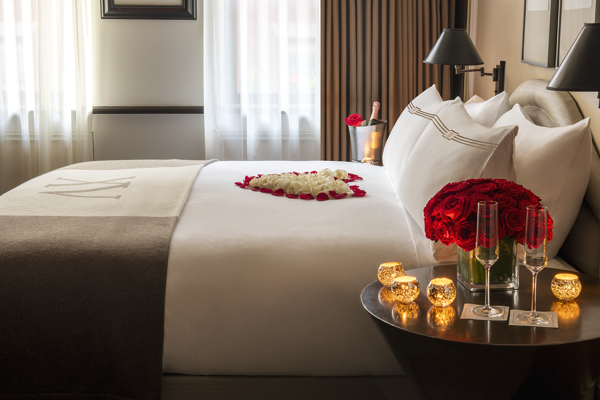 Boston Valentine's Day Hotel Specials | Be Mine Package At XV Beacon Hotel